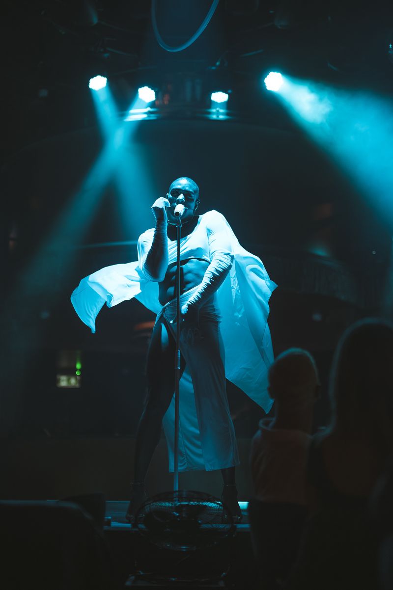 Lío London | What to Expect